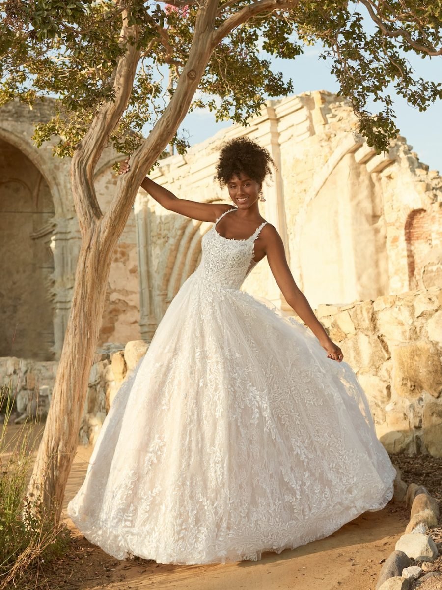 Lace Wedding Dress: A Magical Look - Alesayi Fashion